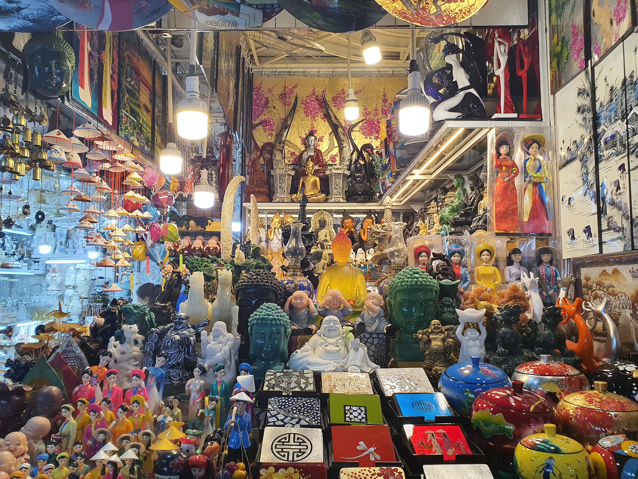 Ben Thanh Market: Your Essential Ho Chi Minh Travel Guide
