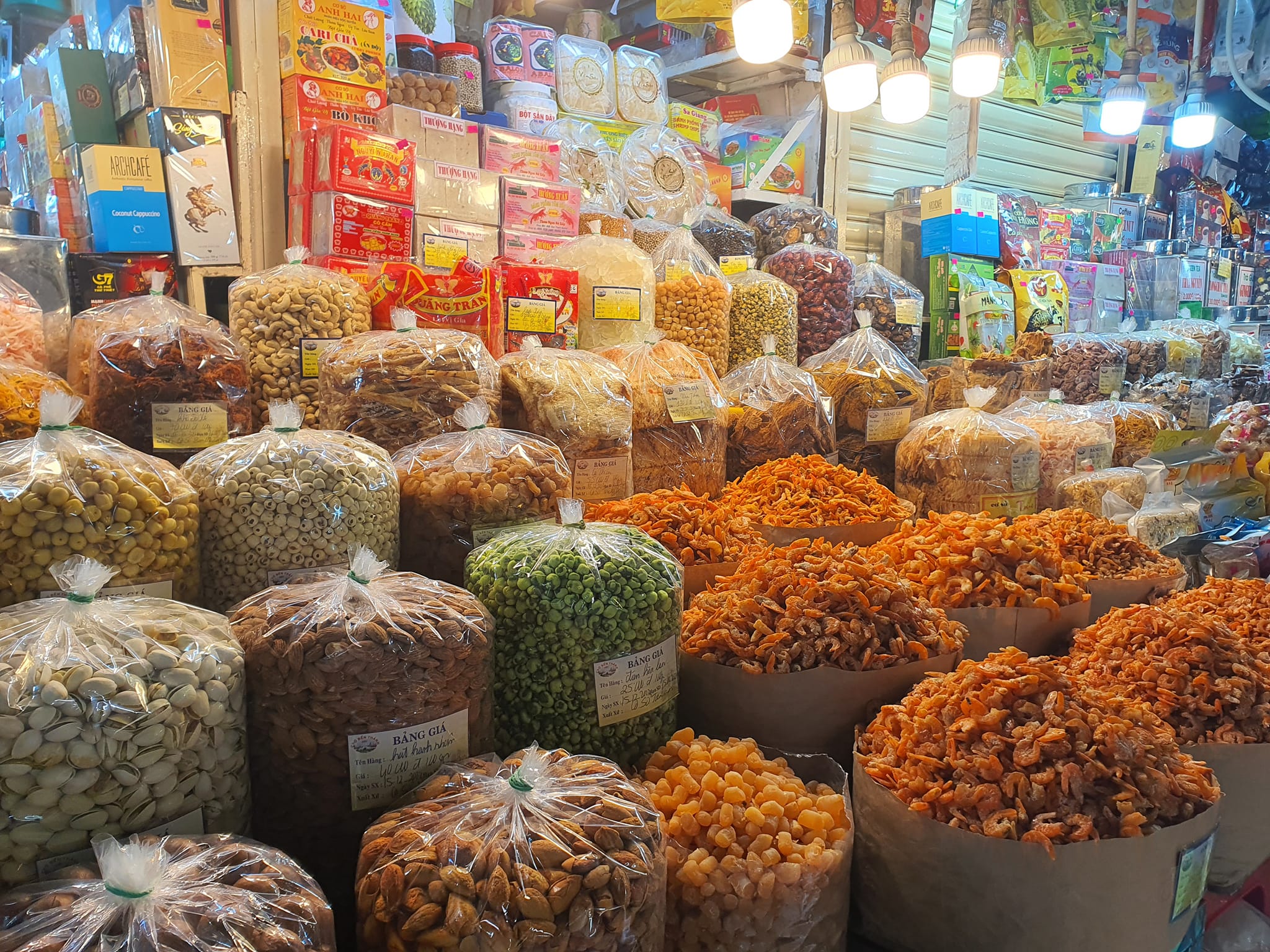 Ben Thanh Market: Your Essential Ho Chi Minh Travel Guide